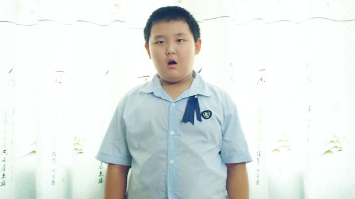 小学生想和班花套近乎,不料她请来4位老人,直接被吓傻