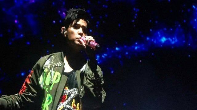 周杰伦西安演唱会现场怒斥保安 护粉心切换来万人破骂