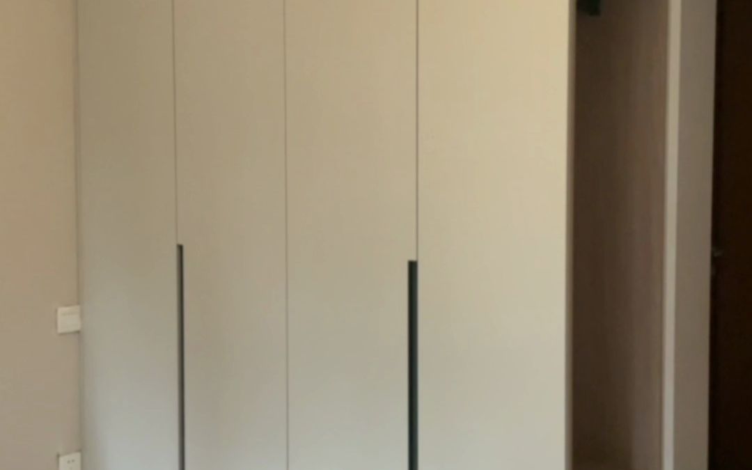 苏州 南通 全屋定制一门到顶衣柜,空间立体感十足,内嵌极简拉手,高颜...