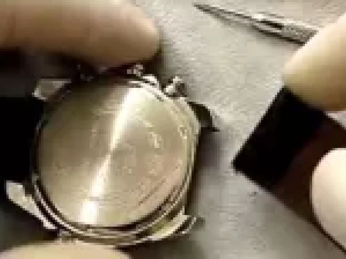 表带的拆卸方法(更换表带的方法)