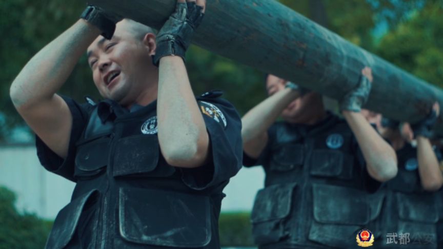 #人民警察 #青春有很多样子 我们可以普通,但我们拒绝平庸
