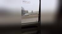 太气人了 皮卡路怒超车泼对方一身脏水_汽车之家价格测评测20167
