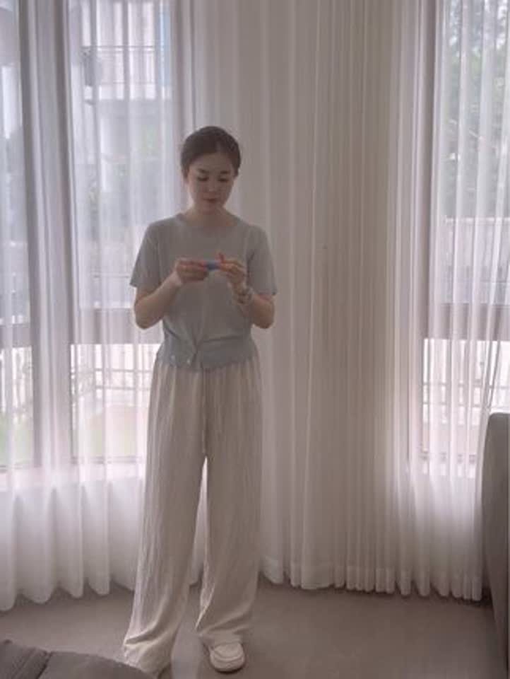 我是特别爱招蚊子,所以每次出门都会带上紫草舒缓膏,被蚊子叮咬后涂...