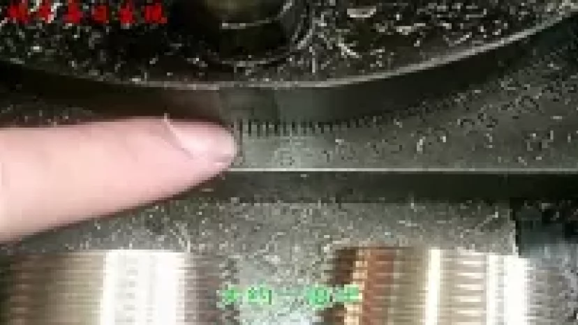老师傅今天在普车上用铜加工锥螺纹,这手被烫的,为了分享技术值了