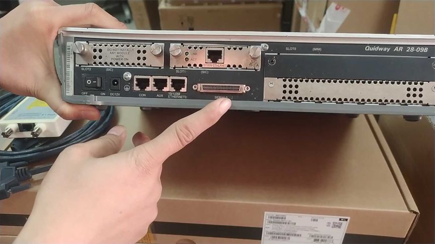 和大家探讨同异步串口路由器ar2809和E1路由器都用协议转换器