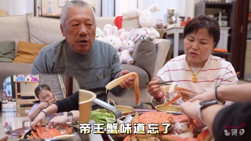 又下雨了,心情不美丽了,简单整几只小海鲜做个酒蒸海鲜,让自己开心...