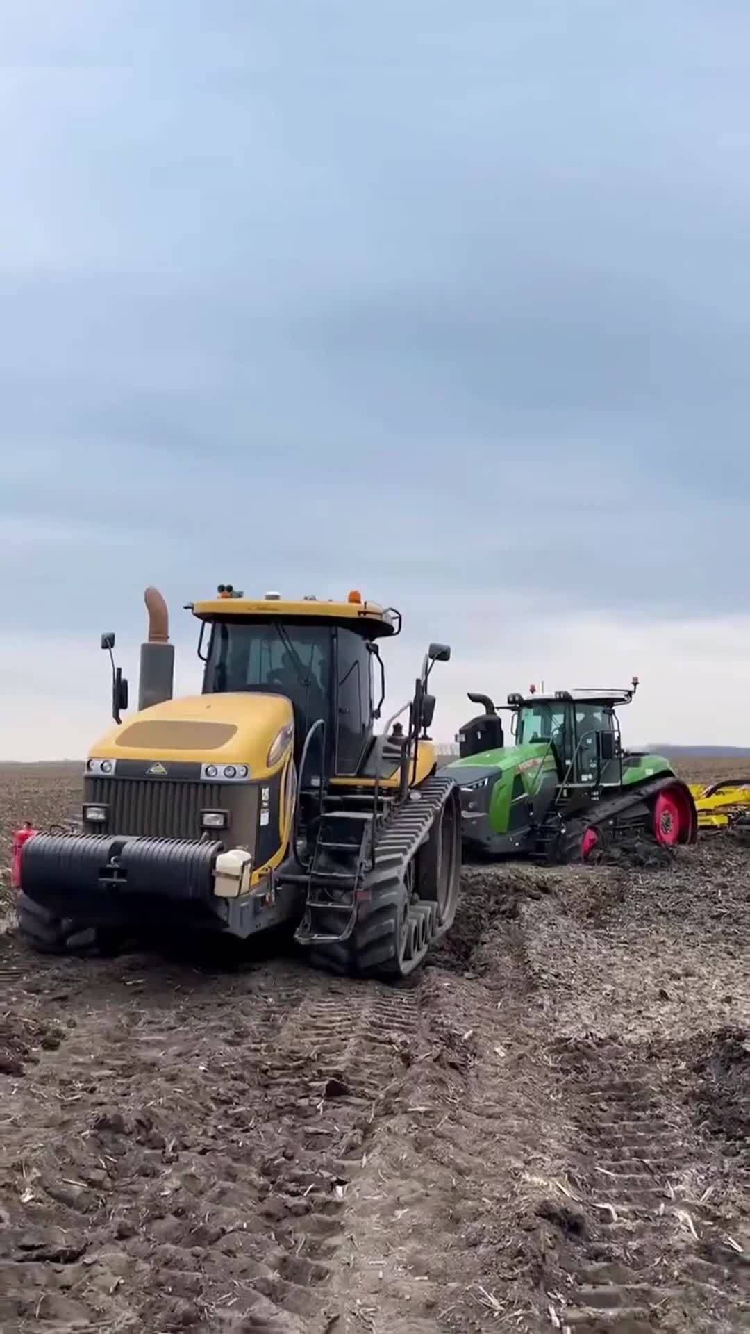 货车、挖掘机等机械设备精彩展示