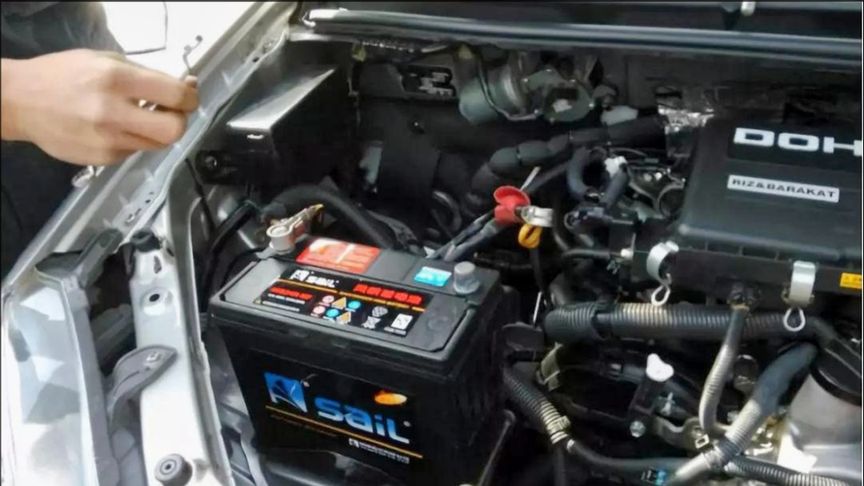 很久没开的车 怠速半个小时能给电瓶充满电么?