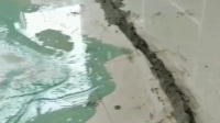 卫生间地面瓷砖漏水。不砸瓷砖不改色。倒在地上扫一扫。东方禹工免...