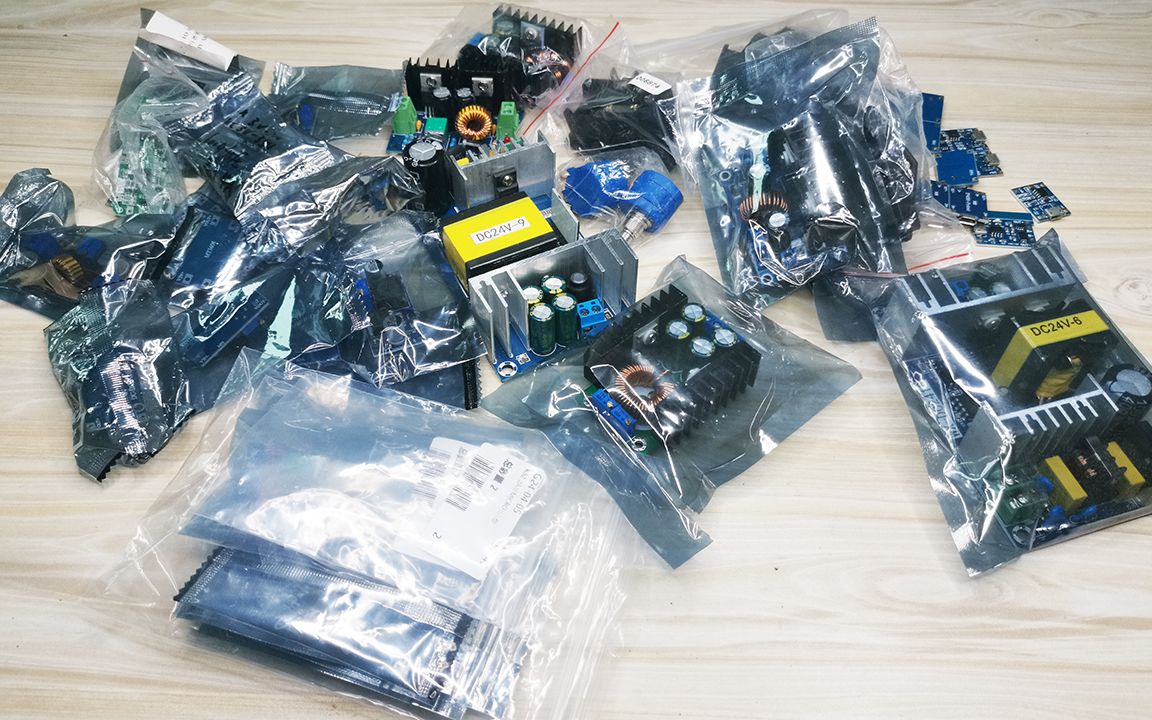 又剁手买了很多电子模块 这些模块都是什么 小伙到底想DIY些什么