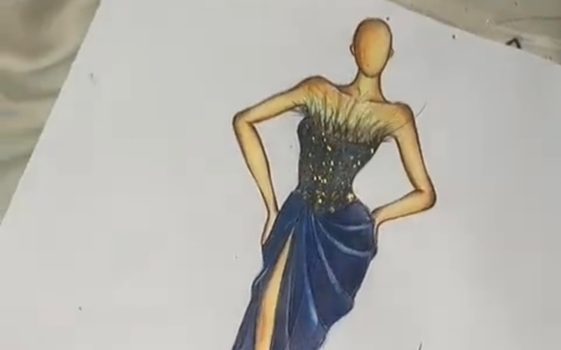 8年你的服装设计手绘稿可以画成什么样