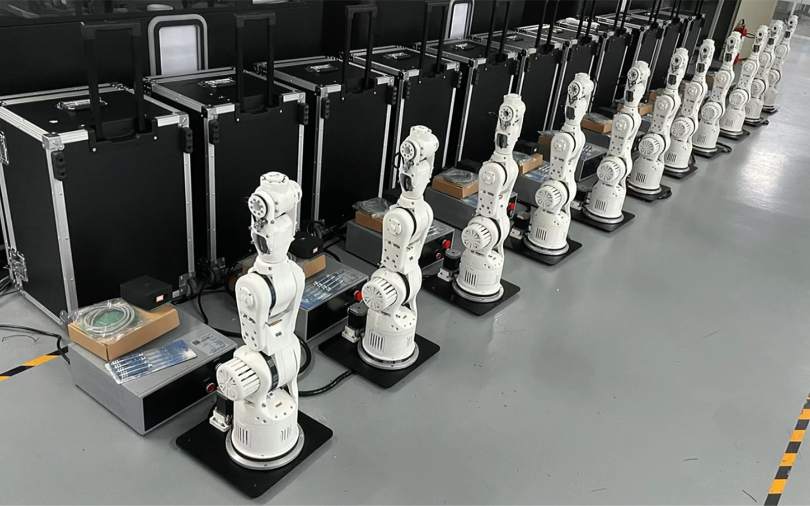 工业自动化设备主要含有工业机器人和数控机床两大类,就产业链而言,...