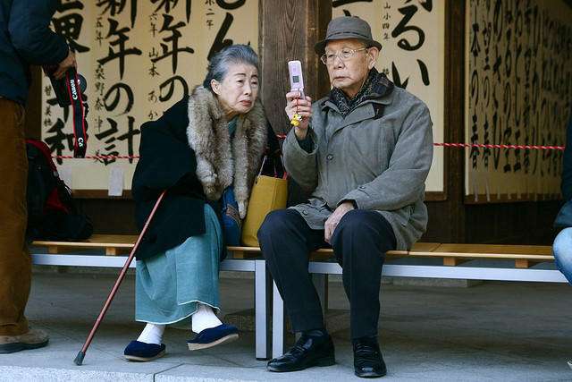 【照理说事】对比各国老人生活的幸福指数,您知道哪国最幸福吗?
