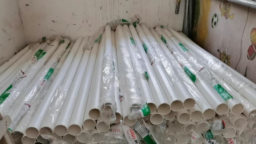 马上开工干活了,买了一些管子管件,过了年没挣钱先花钱