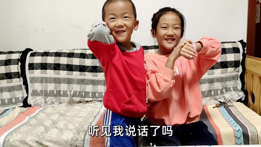 女儿新买电话手表,功能太强大了,爸爸现场演示,但为啥不能上网
