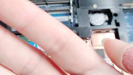 ...根8GB DDR4 3200是双面四颗粒 不是假货哈牌子有英睿达 镁光 三星等