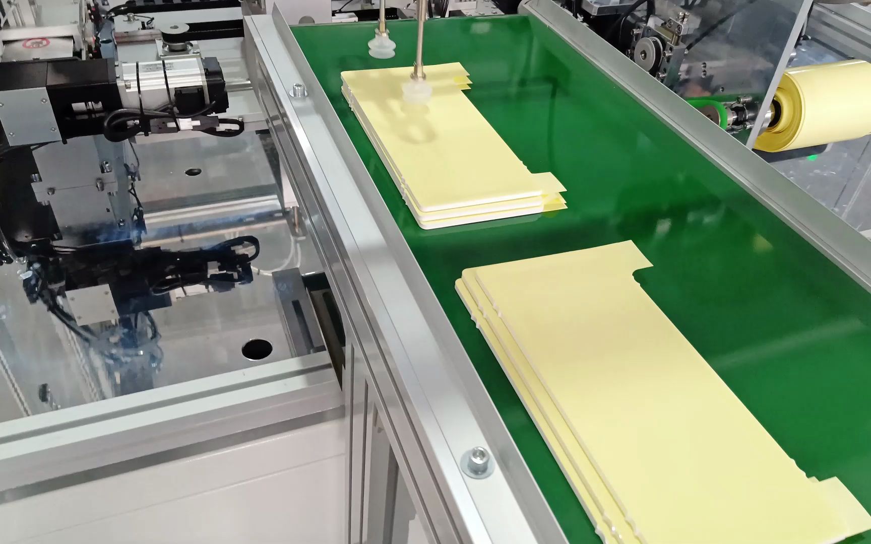 新能源汽车动力电池隔热垫辅料全自动高效双面翻板贴装机