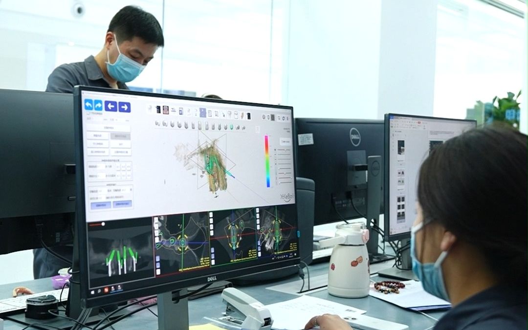 说导板是口腔种植界的神来之笔一点不为过,使用起来又稳,又准