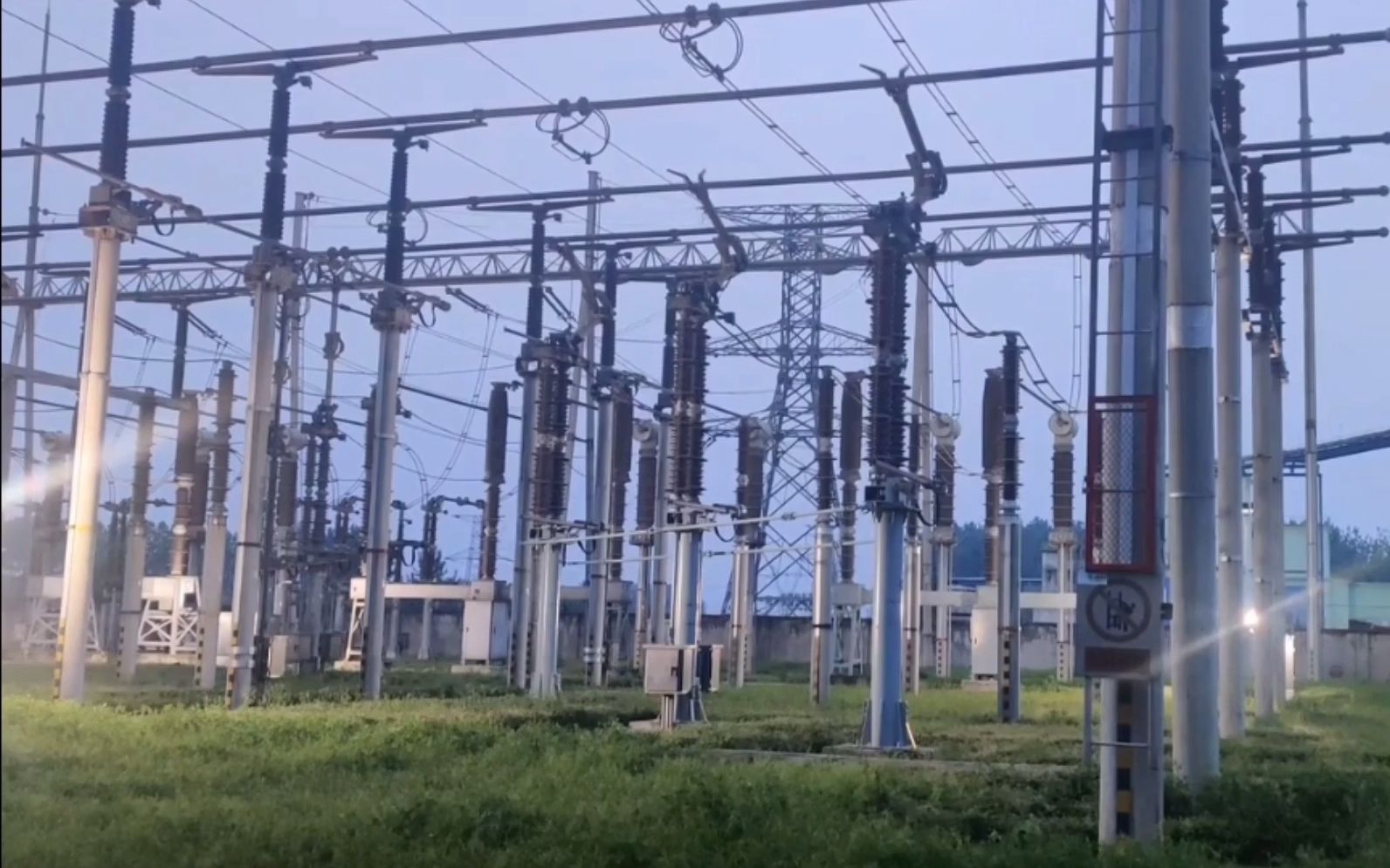 隔离开关种类和分合闸过程