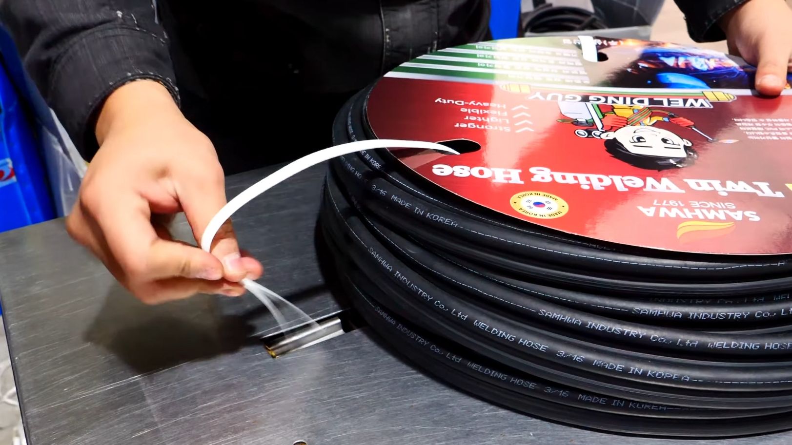 阻燃和带接头的橡胶软管制作过程。