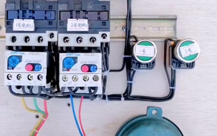 电工基础知识分享,正反转星三角降压启动自动转换线路(附实物接线图)