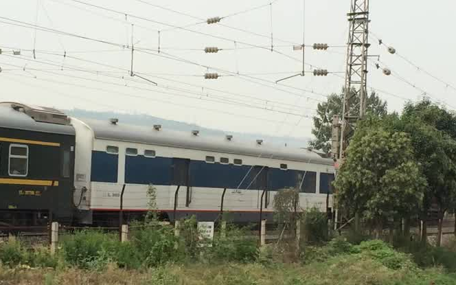 【铁路随拍】抓拍!HXD3D牵引Z41次列车(挂有疑似乌鲁木齐铁路局...