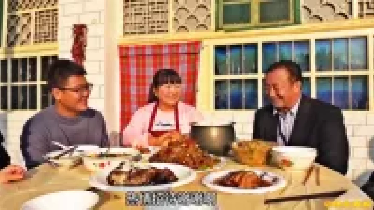 陕北著名美食企业家来做客,霞姐亲自做了炖土鸡,大家吃得真过瘾