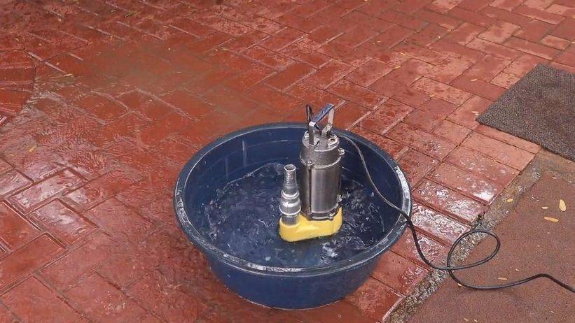 修复一台废旧潜水泵