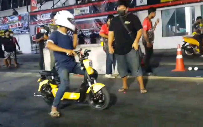 泰新国标电动自行车小黄