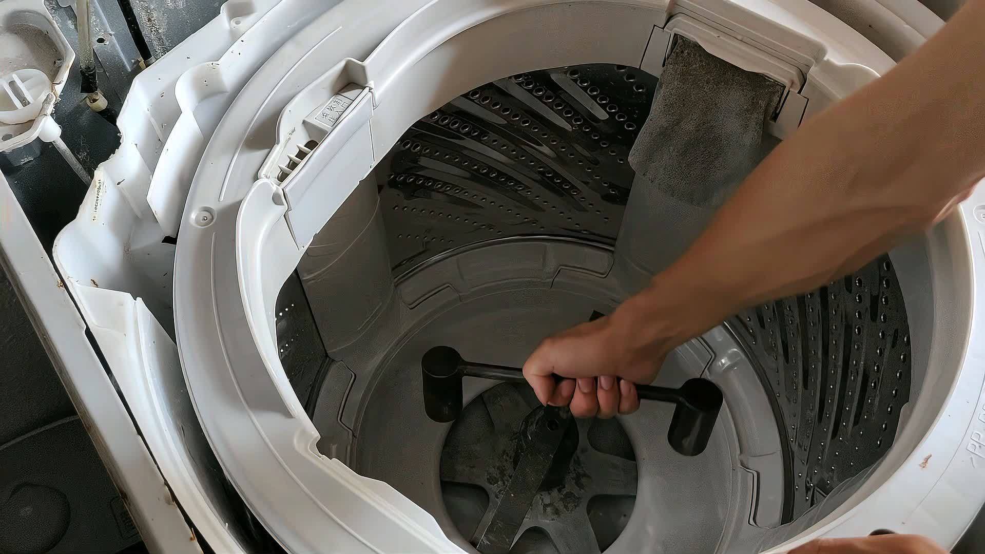 家电清洗:松下波轮洗衣机全拆