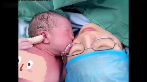 你还记得你的宝宝刚出生的那天是什么情景吗