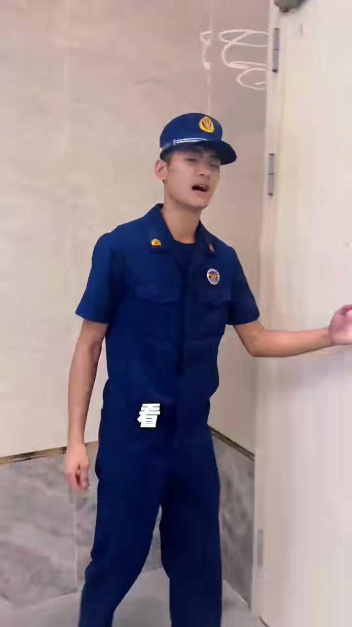 带大家认个门--常闭式防火门,可不是闹着玩,别乱开哟@遂宁消防