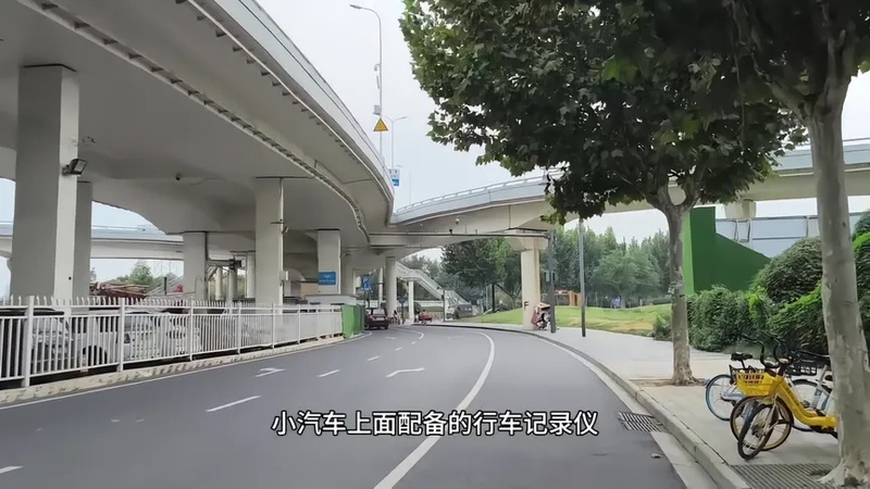 汽车上的行车记录仪,很多人都没有正确设置,一招教会你