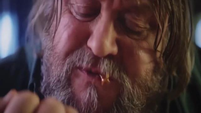 一家神秘餐厅,一吃垃圾食品就会招来杀身之祸,吃的越多死得越快