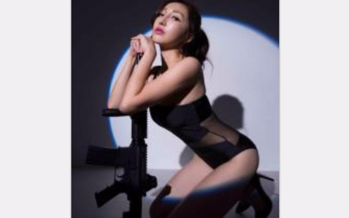 一部让你脸红心跳的娘们玩M4视频