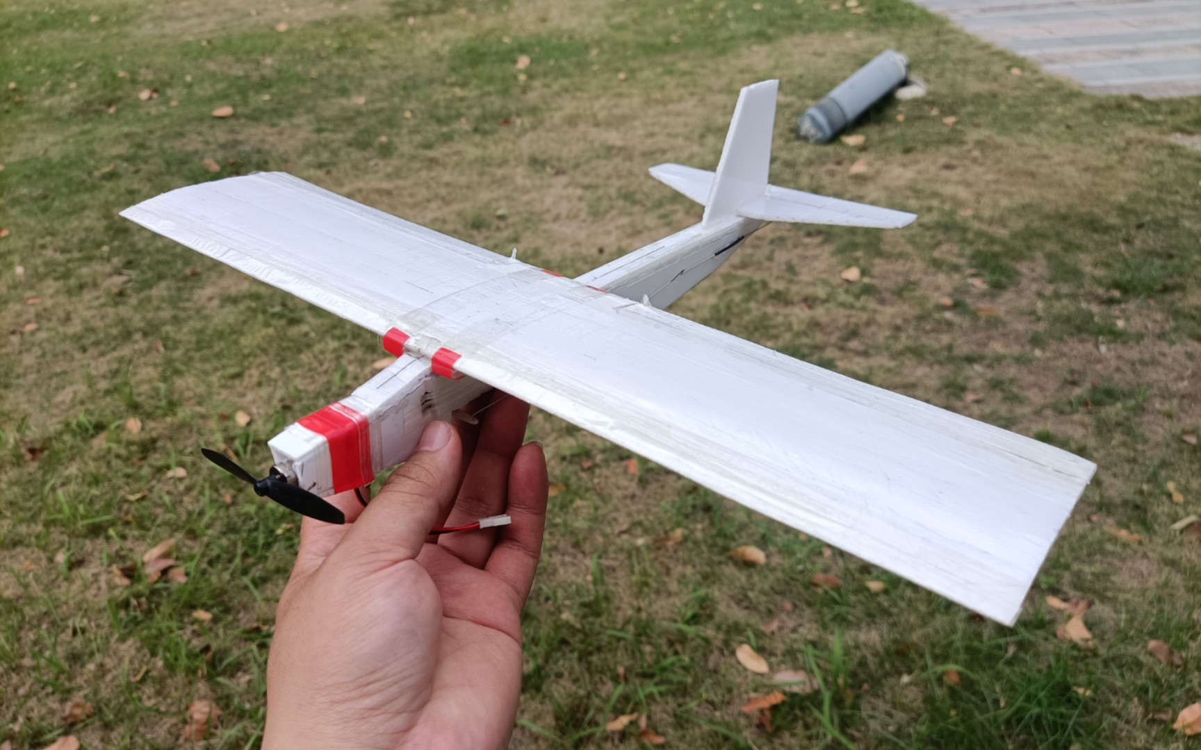 【微型航模】模友的简单小飞机,稳定又灵活