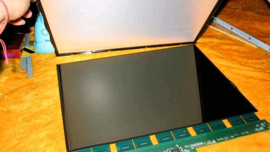 液晶电视维修:液晶显示器灯管故障的判断和更换步骤