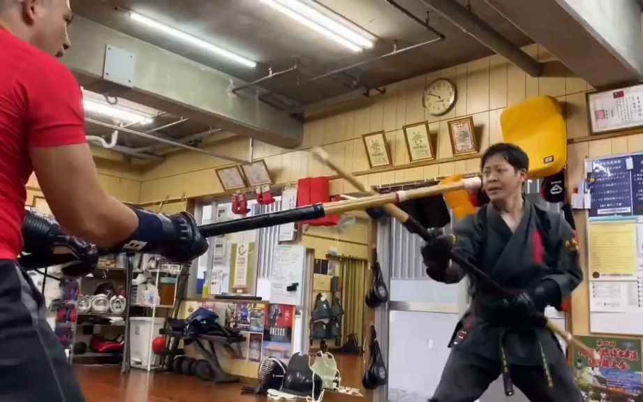 武器对战!琉球古武道棒术对打、护具+无护具规则 & 初学者对战达人