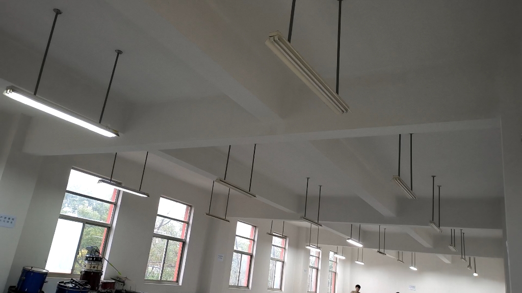 体育馆台球室,电感支架启动