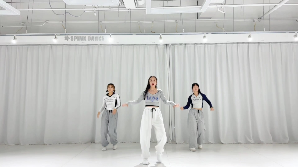 超火的完整版《Apt》来啦!适合年会和学校运动会,活力满满动感十足! #...