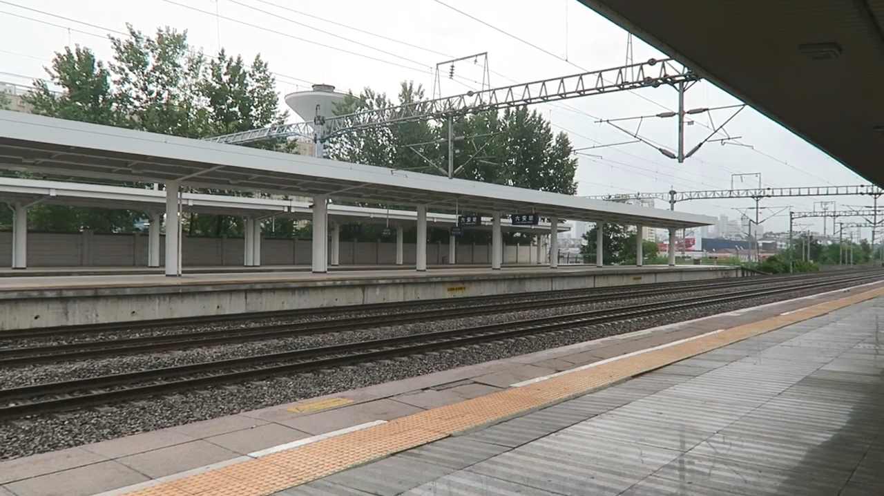 中国高铁动车组火车D352-3始发中国上海虹桥.