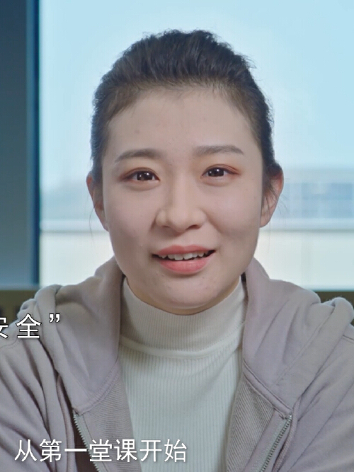 空乘第一课安全至上不断的模拟练习只为给乘客的安全多一分保障