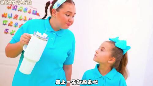 神奇的科学实验,小女孩和姐姐学到了很多内容,结果老师是个怪咖
