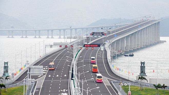 令国人骄傲的港珠澳大桥,却成外国人眼里的恐怖之桥,这是为何?