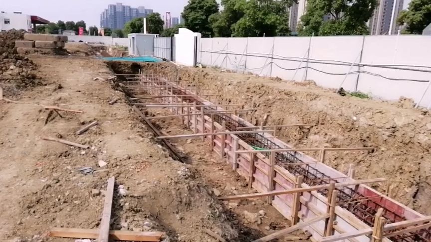冠梁模板安装及准备打混泥土