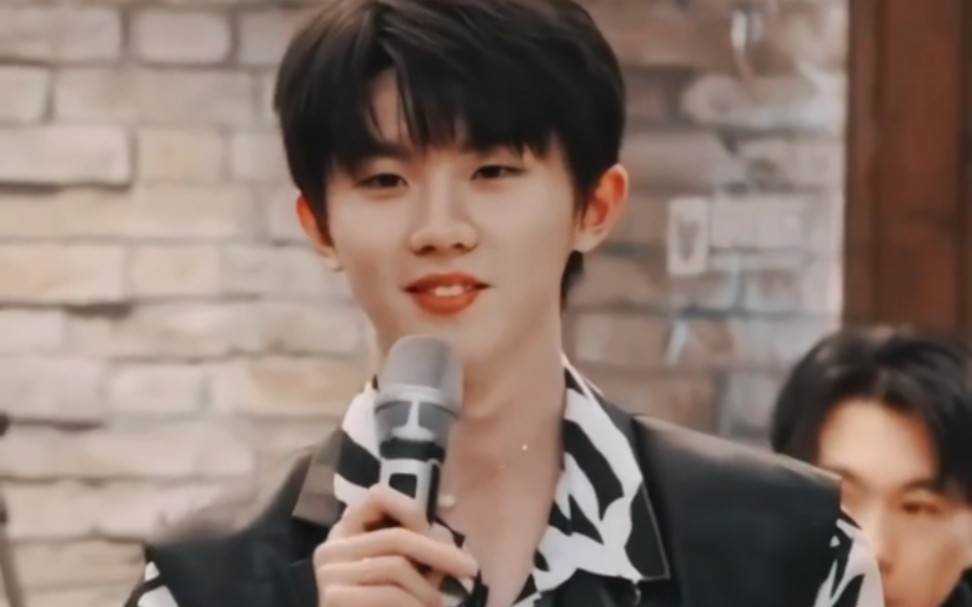 【马嘉祺】好喜欢马哥跟前辈们大大方方互动的样子啊～谁会不想逗逗...