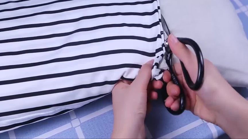 小妙招:家里的旧枕头芯不要扔了用旧T恤“套”一下可以废物利用