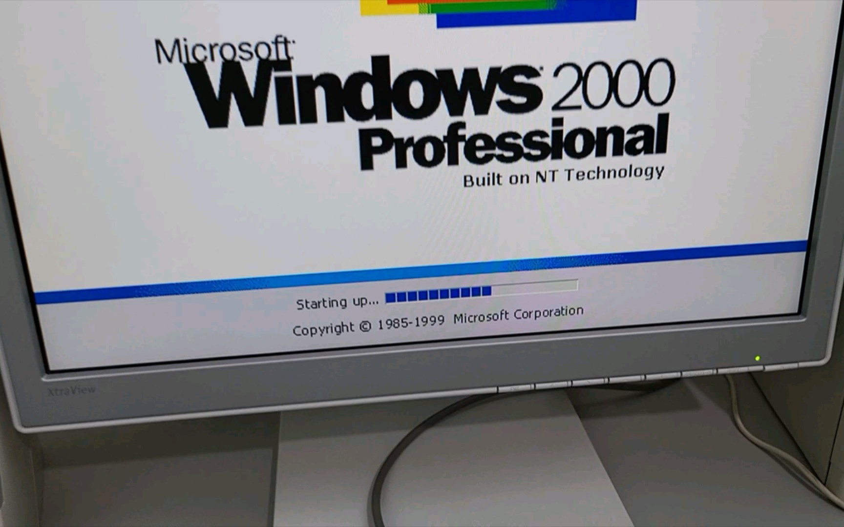 2001年,使用一台奔腾三处理器运行Windows2000操作系统的电脑,相当...