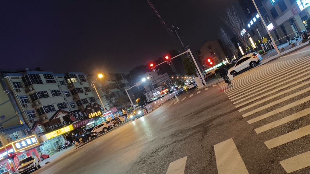 uu跑腿:闪送的服务质量要求,美团拼单的价格,饿了么的直线距离取餐,...