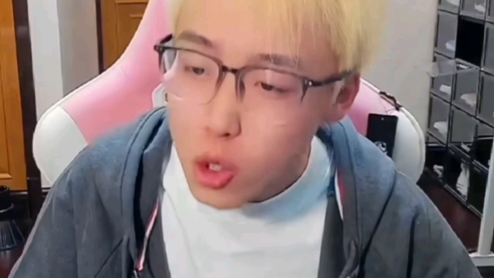 人生是一个广泛而深刻的话题,它包含了我们从出生到死亡的整个生命...